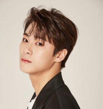 Moobin de ASTRO - KPOPERS